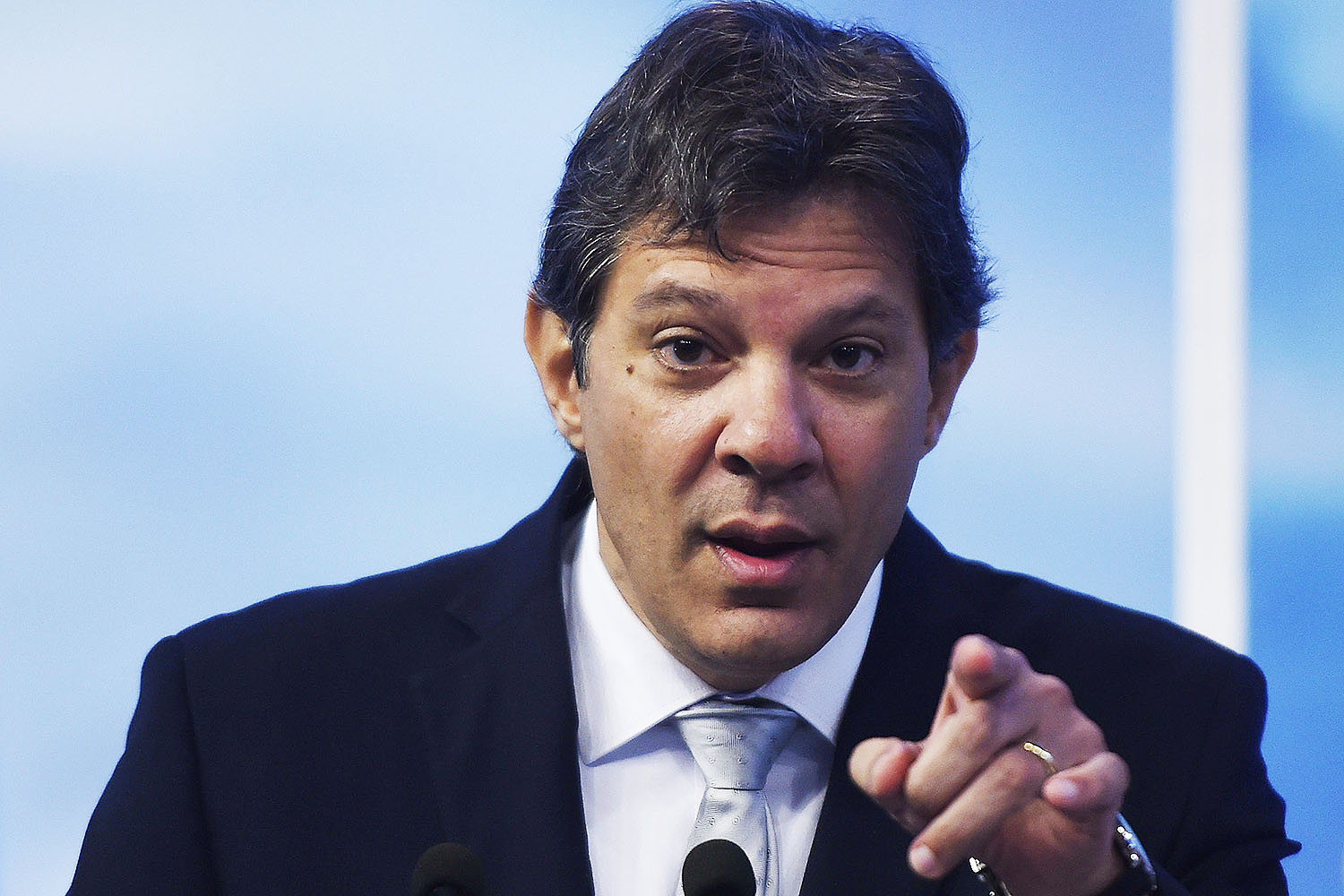 Na luta para se tornar conhecido, Haddad faz de um tudo | VEJA