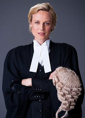 ‘Janet King’ é renovada para sua terceira temporada | VEJA