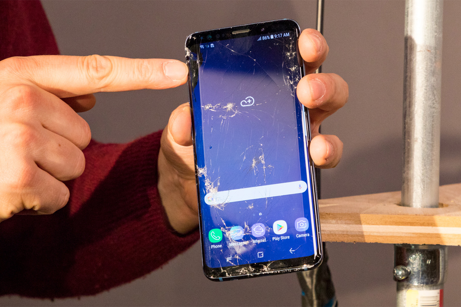 Teste mostra quais são os celulares mais resistentes a queda | VEJA