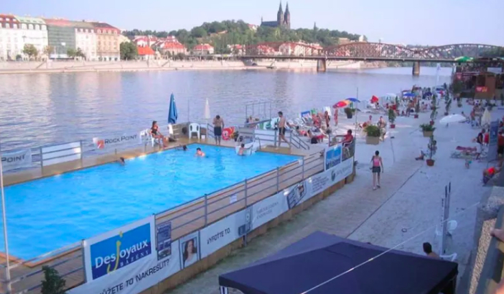 As 7 melhores praias urbanas para curtir o resto do verão europeu | VEJA