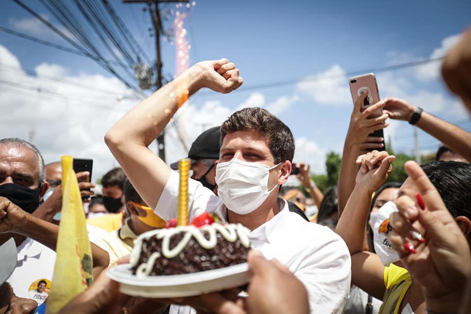 Recife: Com 27 anos, Campos é eleito o prefeito mais jovem de uma ...