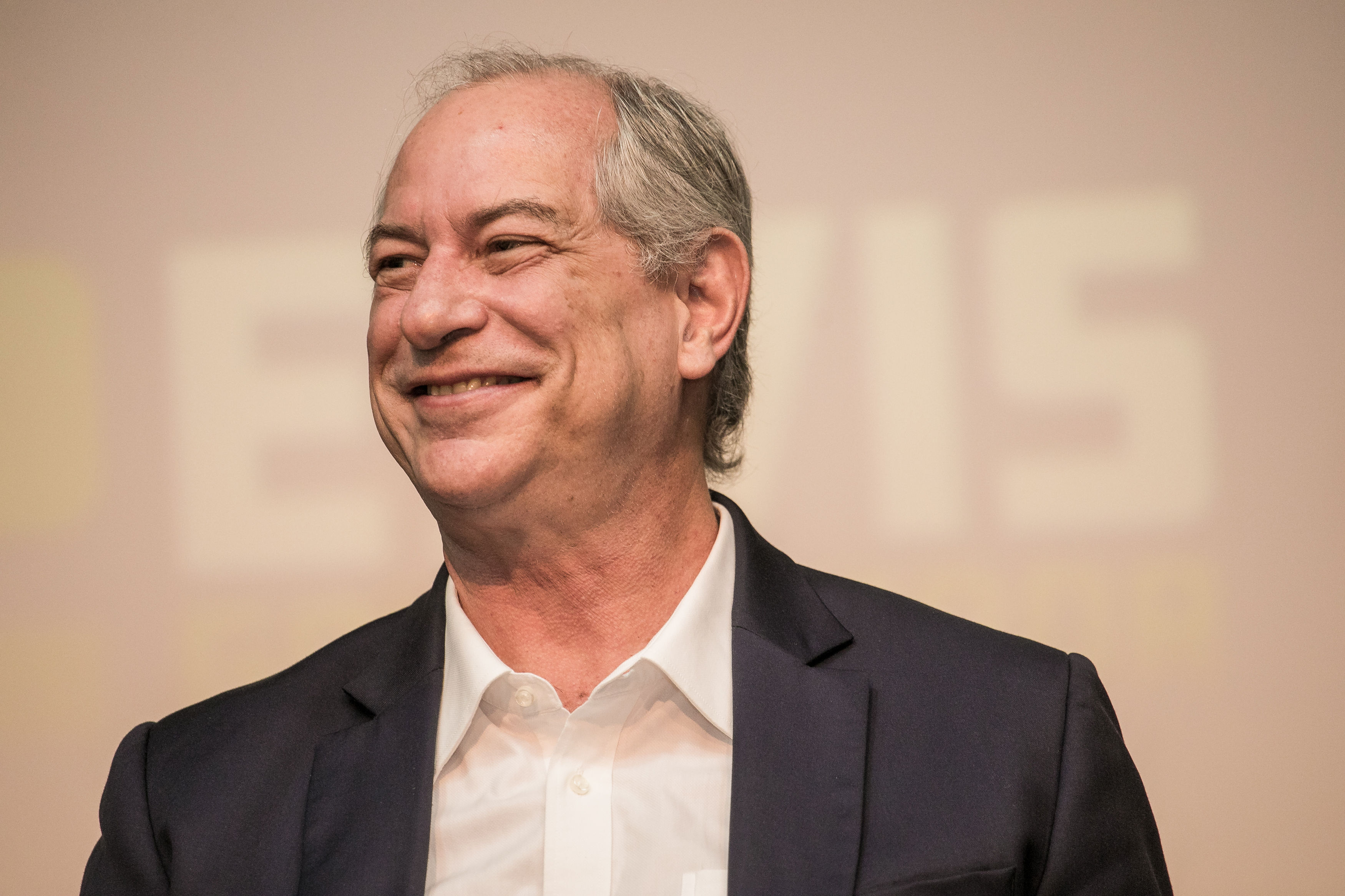 Bolsonaristas ajudam a propagar ataques de Ciro Gomes a Lula nas redes | VEJA