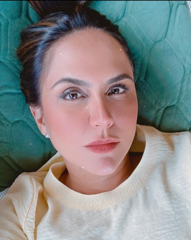 Quem é a repórter acusada de se aliar a Bolsonaro por ‘conveniência’ | VEJA