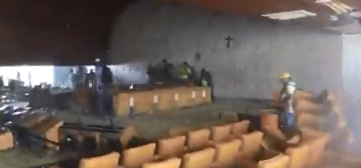 Vídeos: plenário do STF é completamente destruído... | VEJA