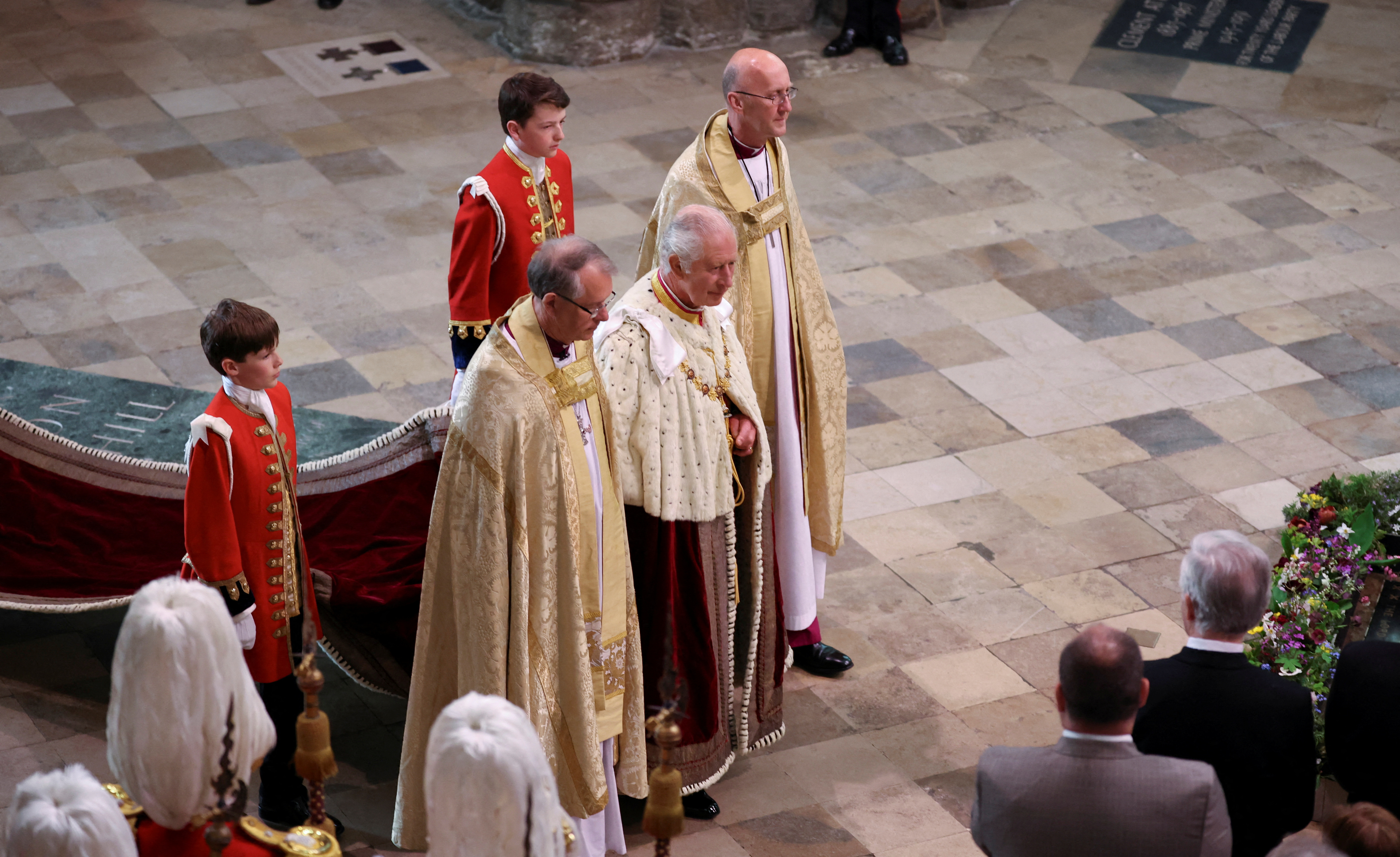 ‘Vivat Rex Carolus’: Charles faz juramentos e dá início à formalidade ...