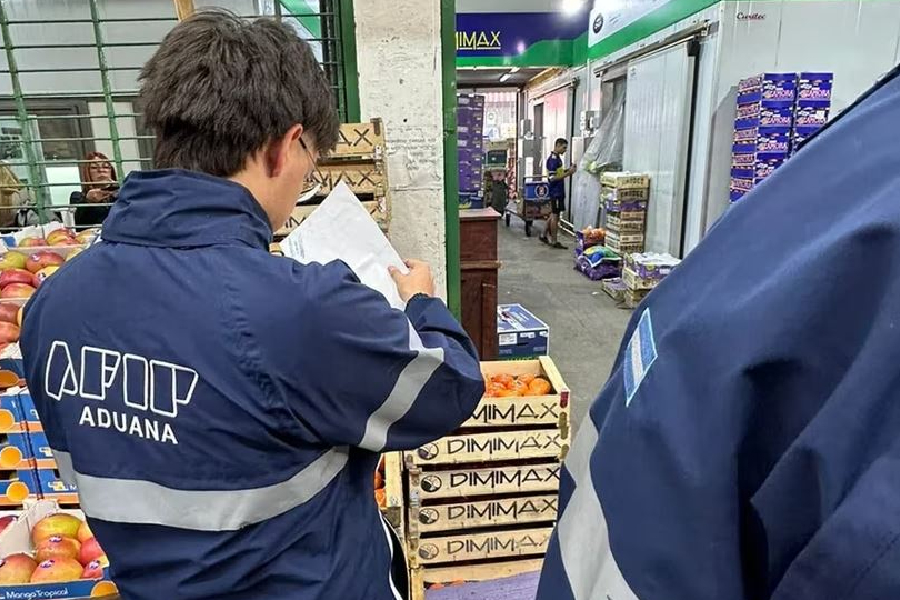 Crise argentina: agentes da Receita Federal caçam... | VEJA