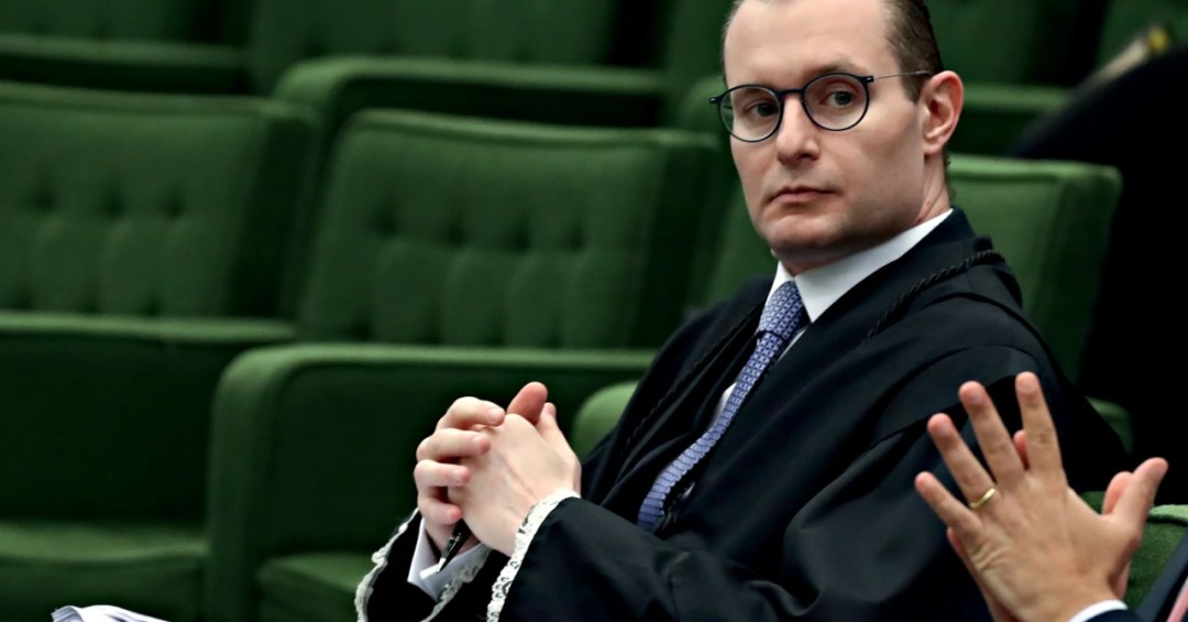Conspiração dos EUA e Conselho de Jornalismo, o que pensa Zanin | VEJA