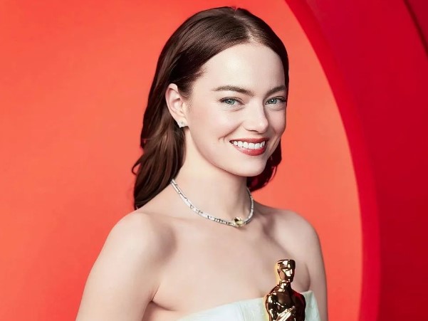 A mudança radical no visual de Emma Stone para série da HBO | VEJA