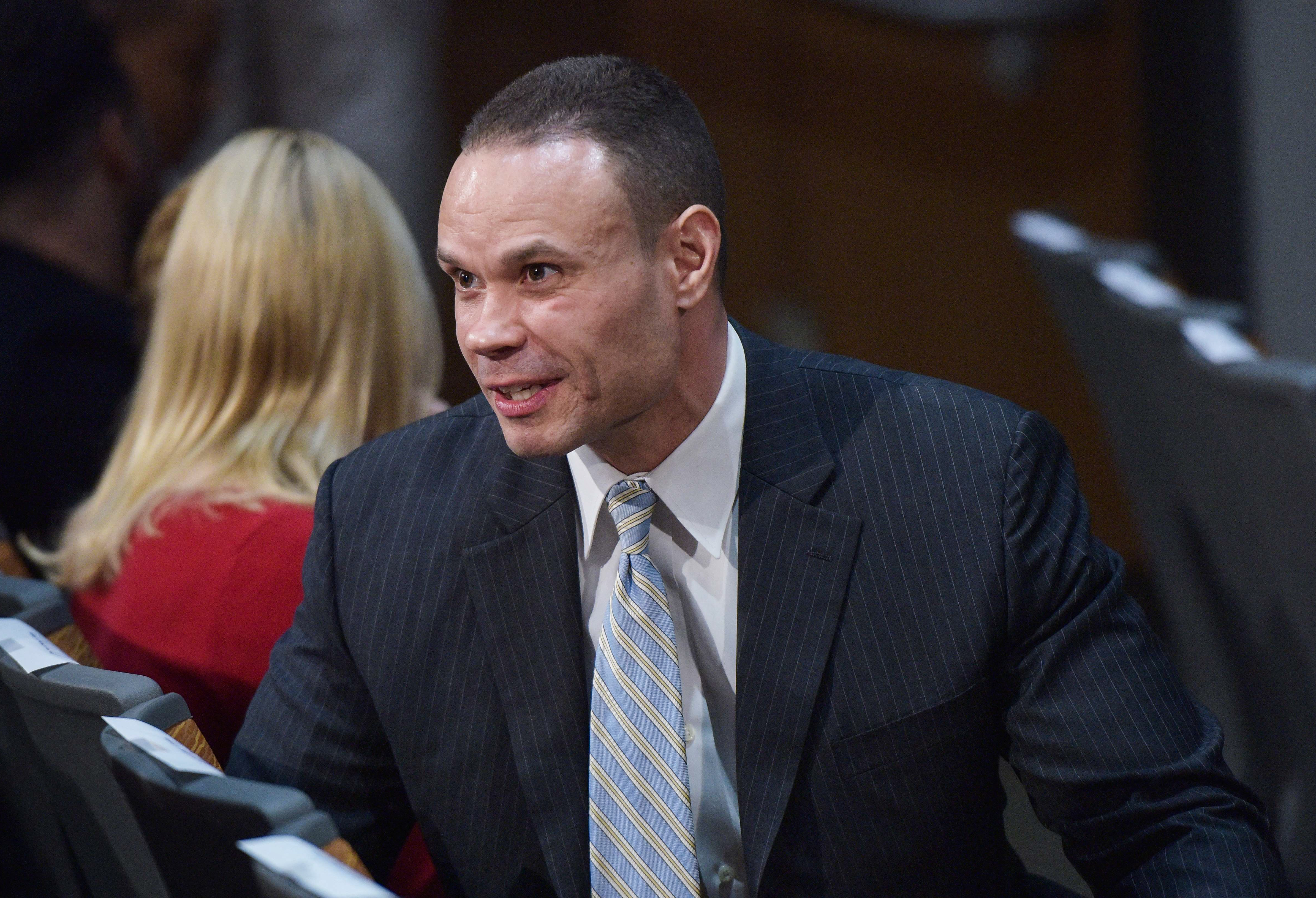 Trump anuncia podcaster conservador como vice-diretor do FBI | VEJA