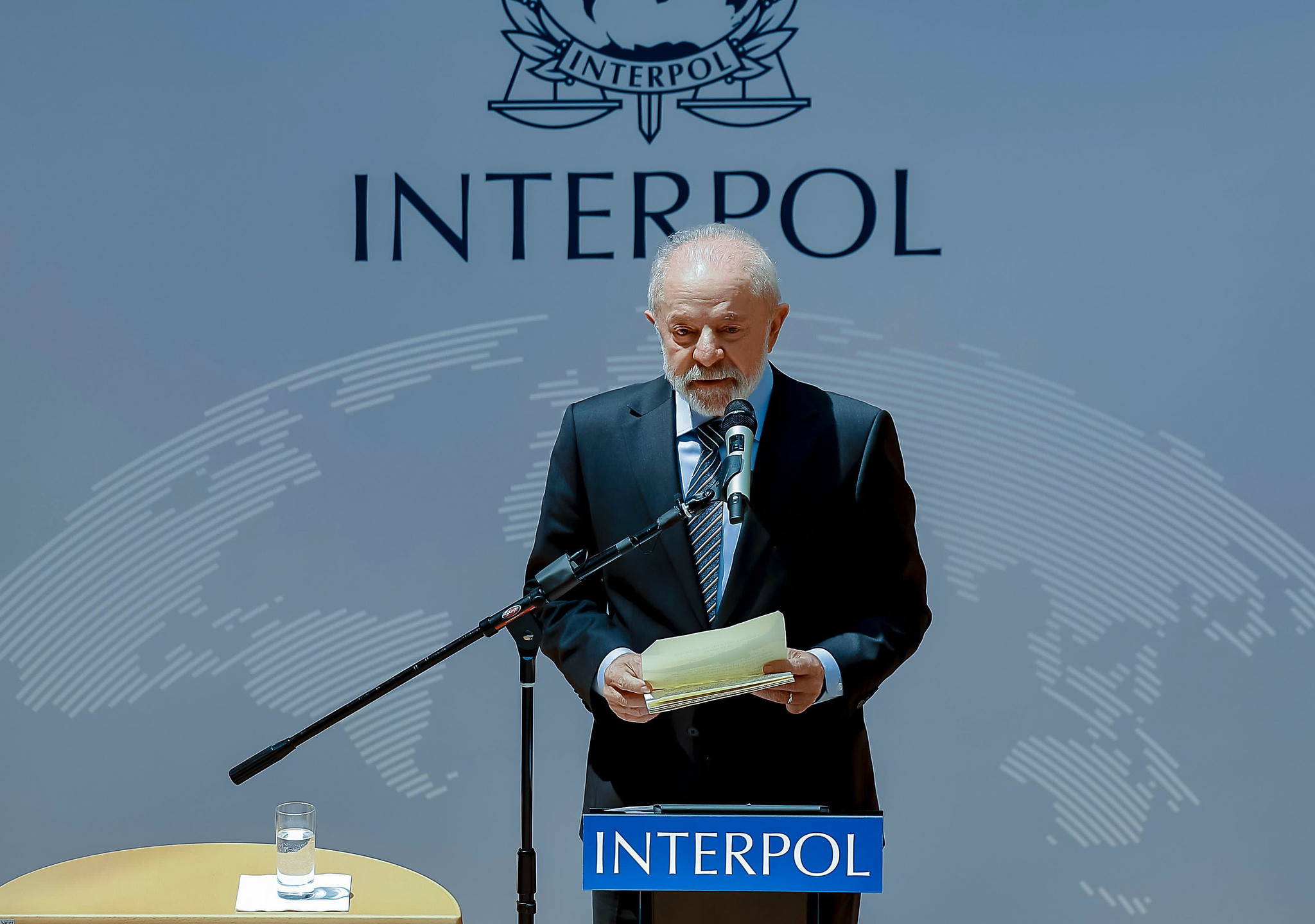 Lula é primeiro presidente brasileiro a visitar a sede da Interpol em ...
