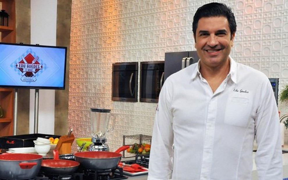 A esquisita homenagem a Edu Guedes em programa da RedeTV | VEJA