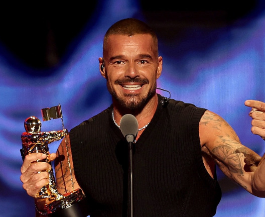 Ricky Martin faz história no VMA com prêmio inédito | VEJA